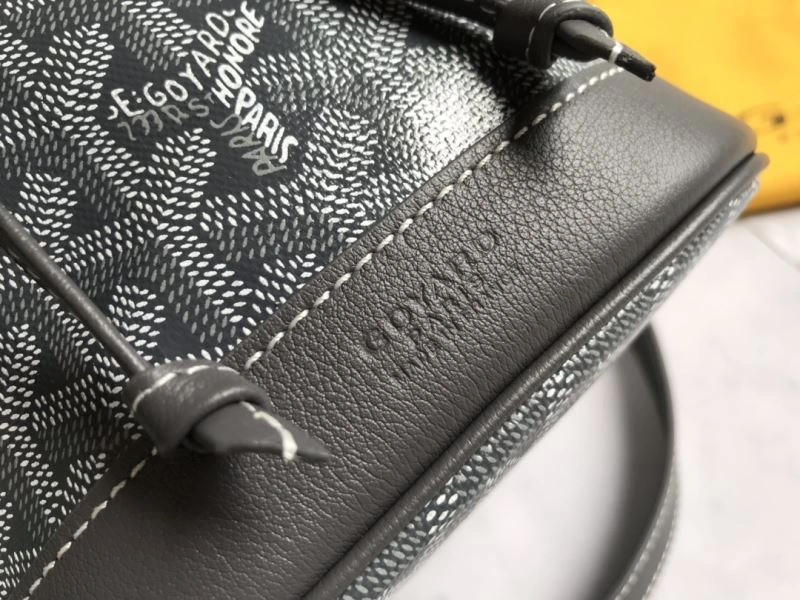 Top mirror Goyard Bucket Bags