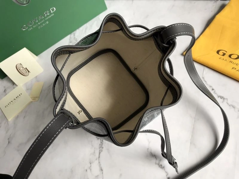 Top mirror Goyard Bucket Bags