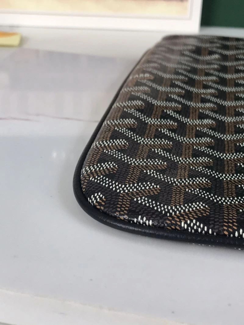 Budget-friendly Goyard Clutch Bags
