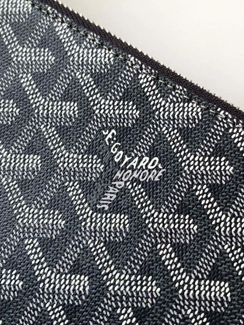 Value-priced Goyard Clutch Bags