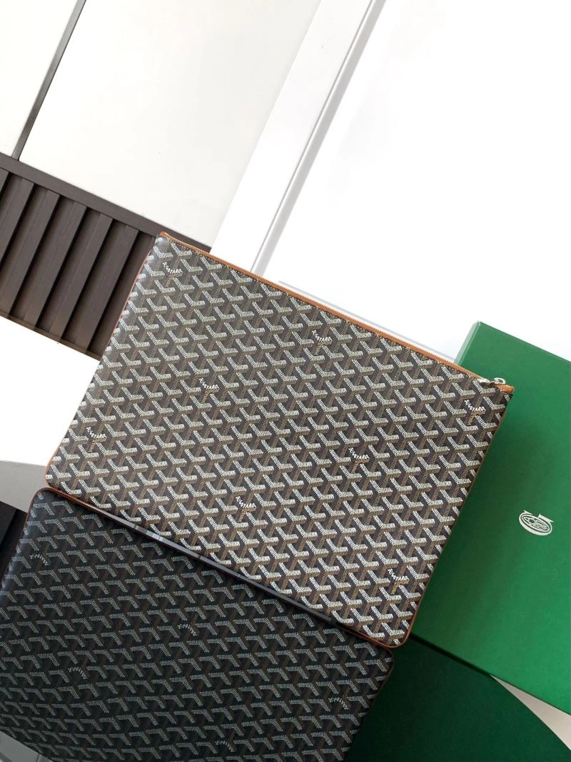 Value-priced Goyard Clutch Bags