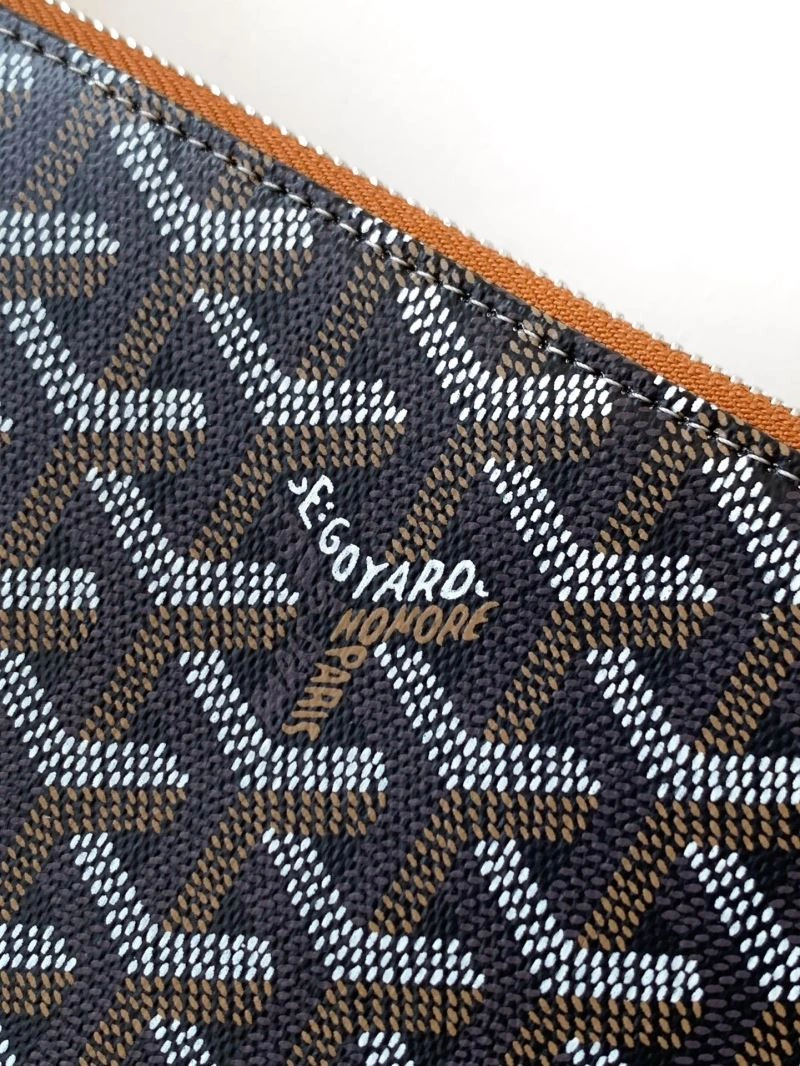 Value-priced Goyard Clutch Bags