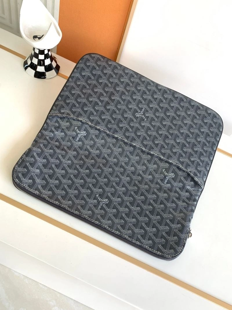 Reasonably priced Goyard Clutch Bags