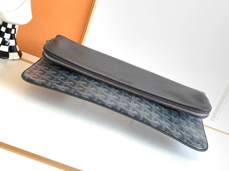 Reasonably priced Goyard Clutch Bags