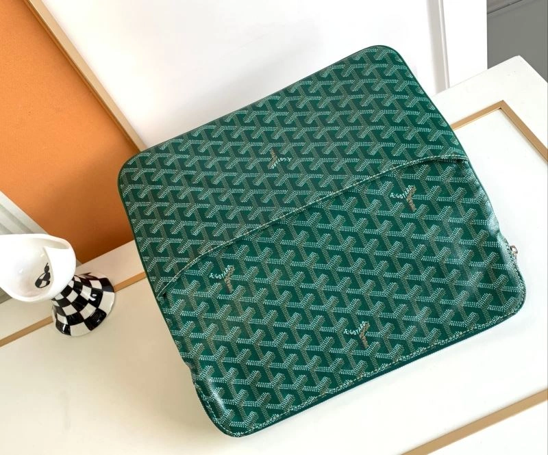 Indistinguishable Goyard Clutch Bags