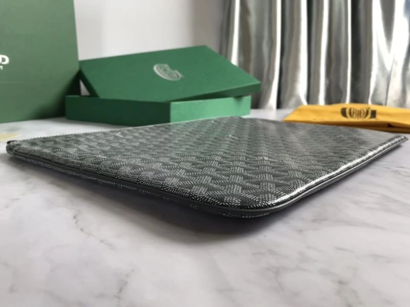 Budget-friendly Goyard Clutch Bags