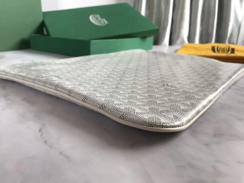 Budget-friendly Goyard Clutch Bags