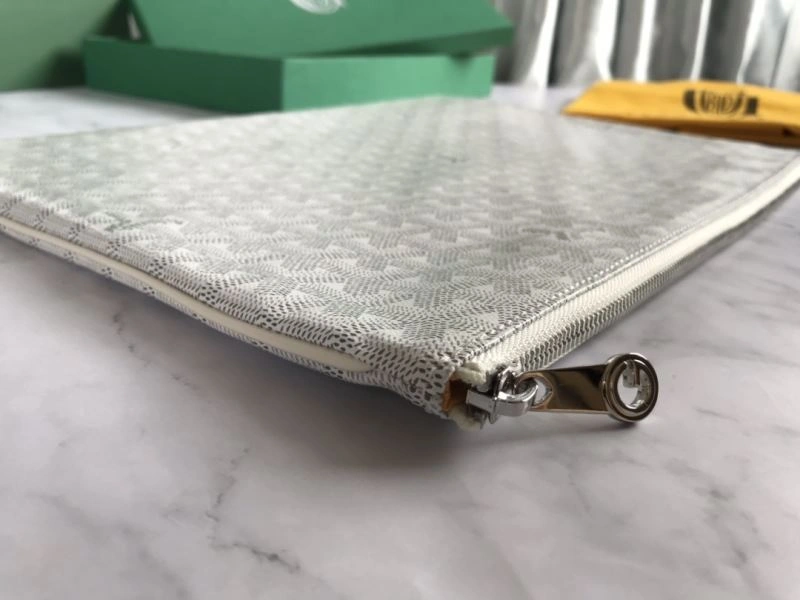 Budget-friendly Goyard Clutch Bags