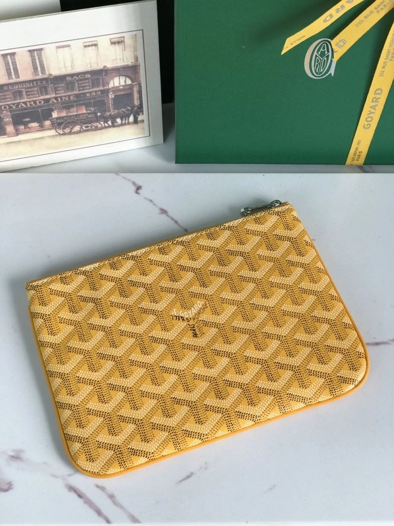 Value-priced Goyard Clutch Bags