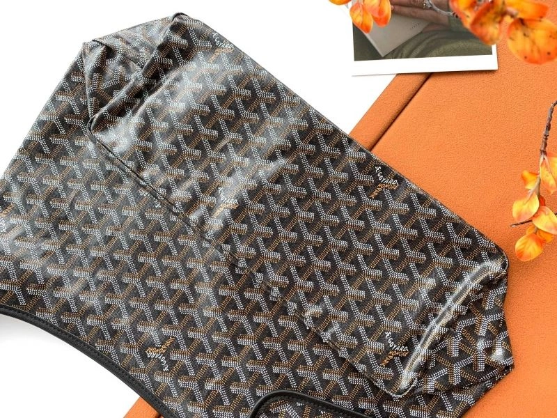 Low-cost Goyard Hobo Bags