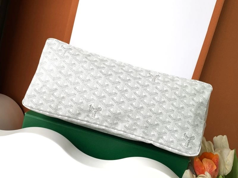 Budget-friendly Goyard Hobo Bags
