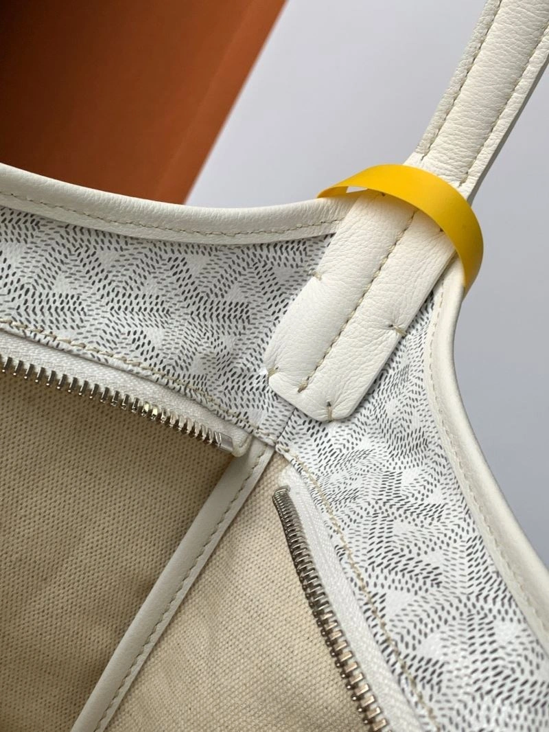 Budget-friendly Goyard Hobo Bags