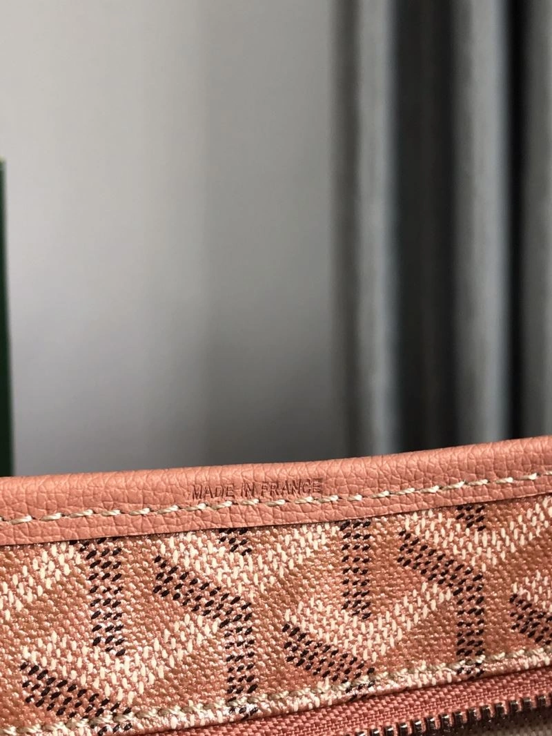Value-priced Goyard Hobo Bags
