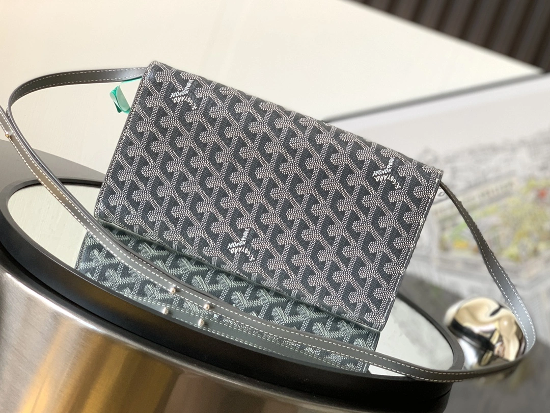 Accurate model Goyard Satchel Bags
