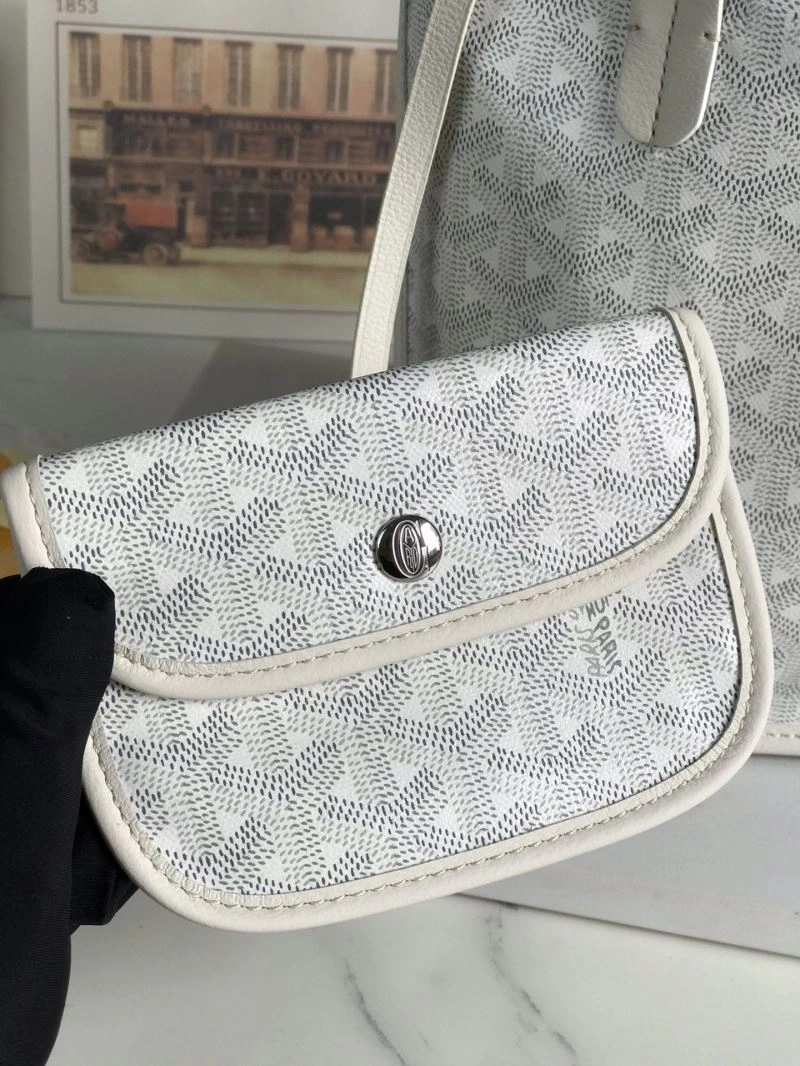 Budget-friendly Goyard Shopping Bags