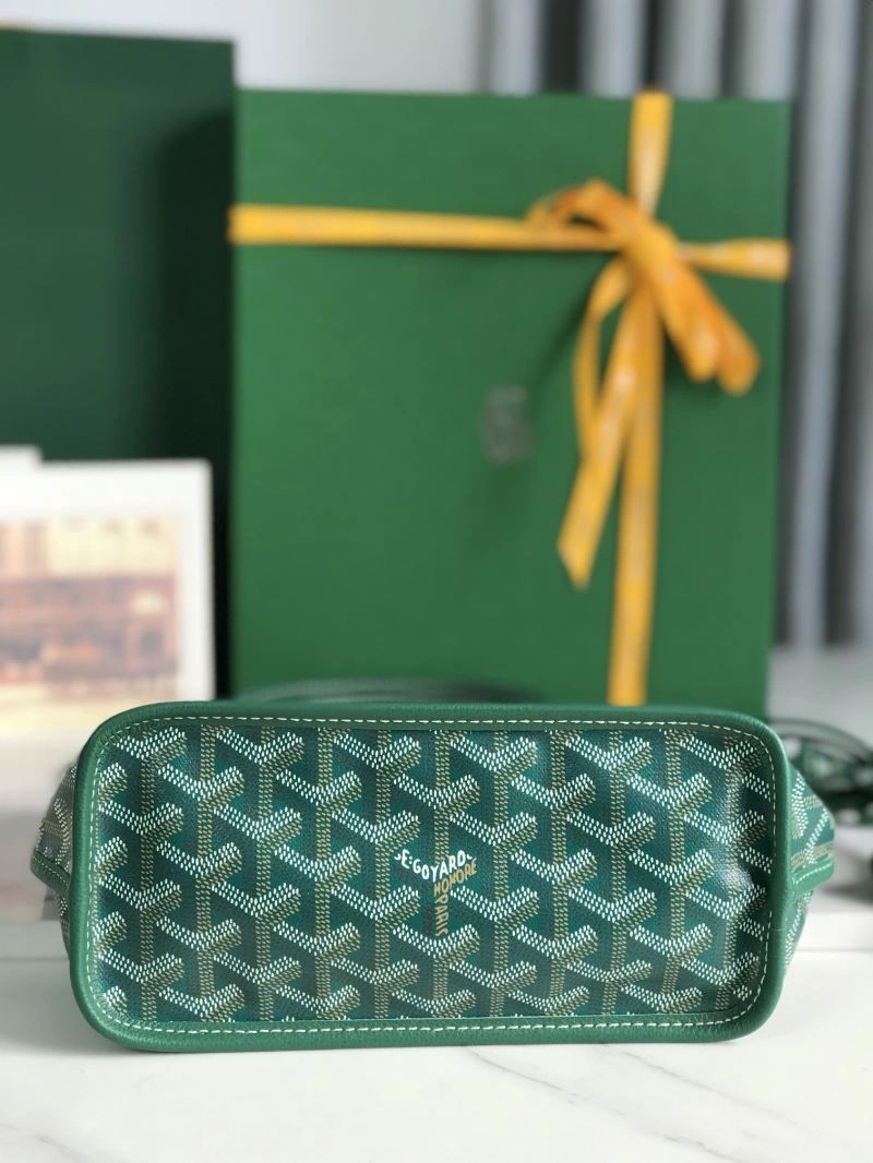 Value-priced Goyard Shopping Bags