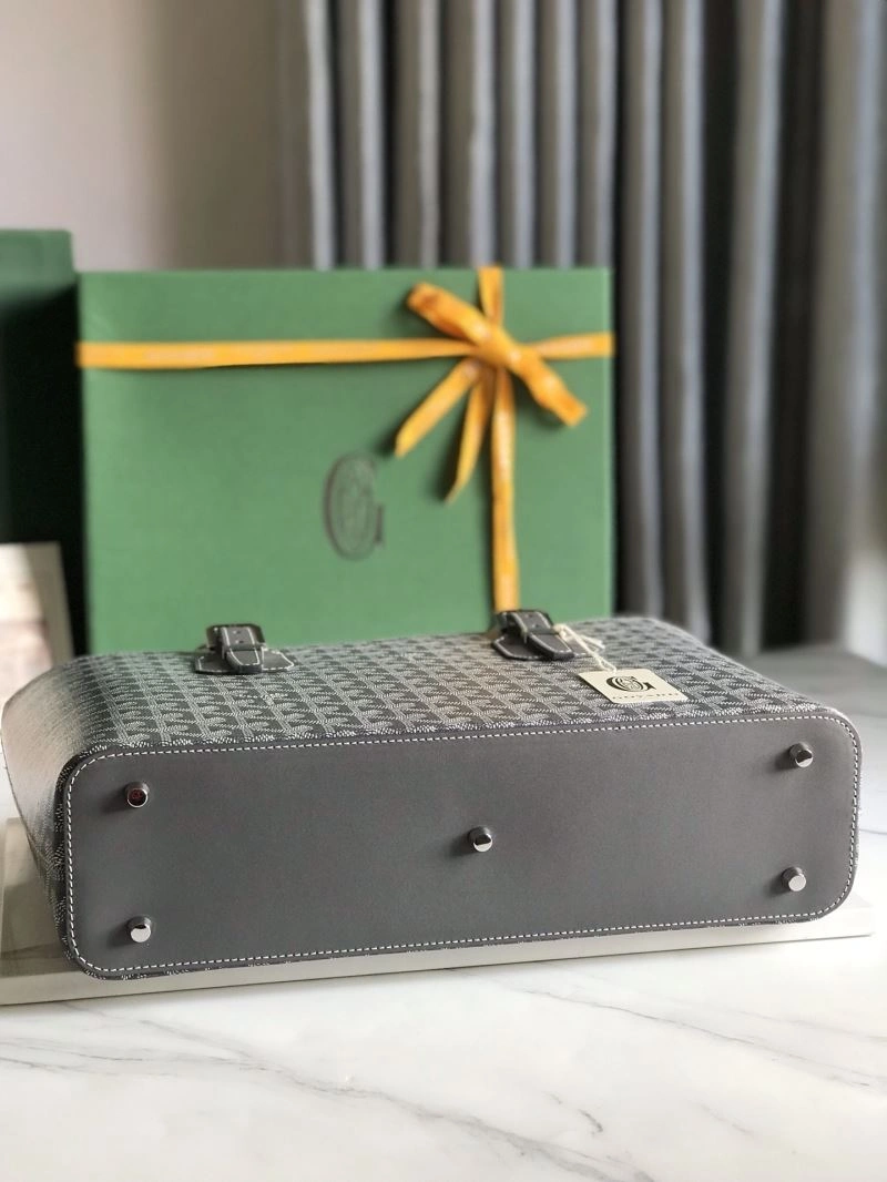 Value-priced Goyard Shopping Bags