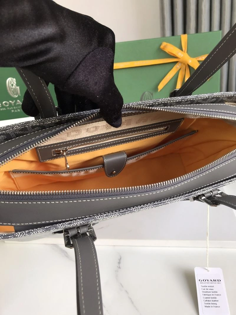 Value-priced Goyard Shopping Bags