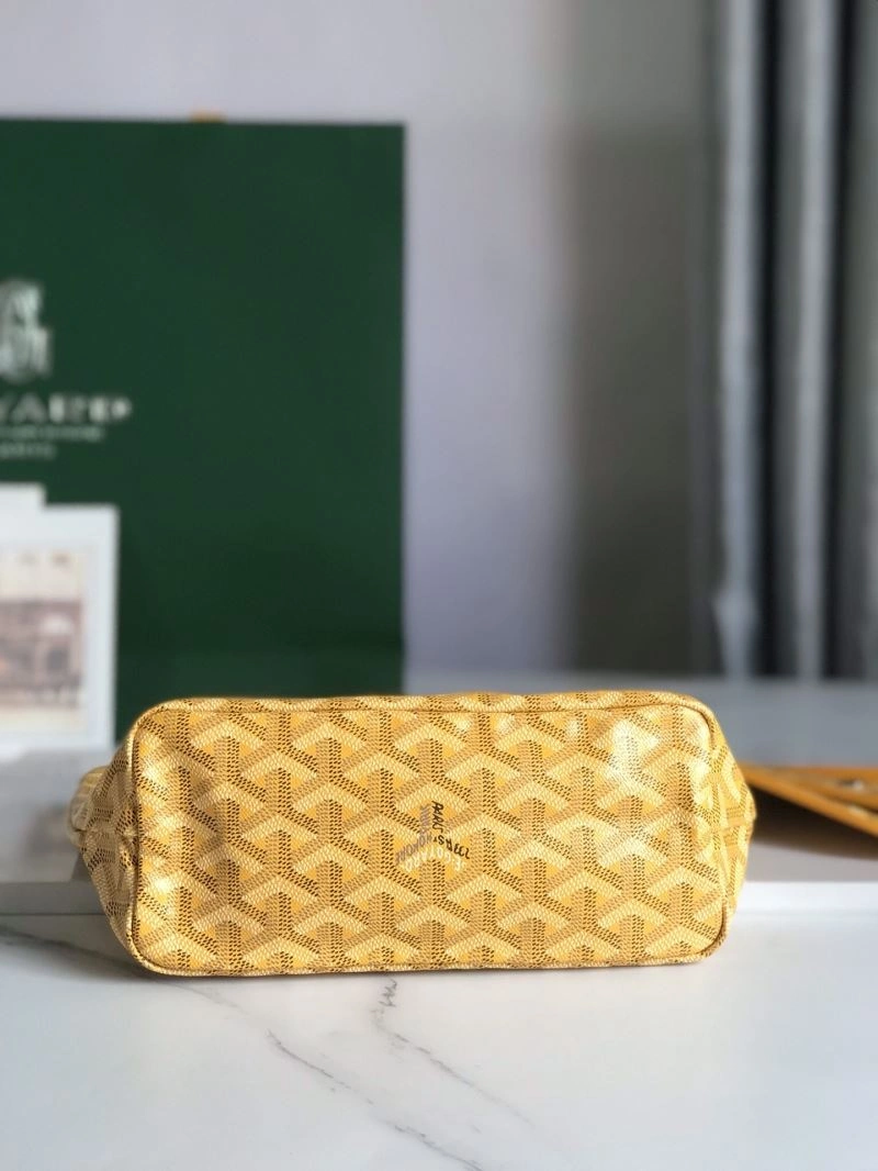 Value-priced Goyard Shopping Bags