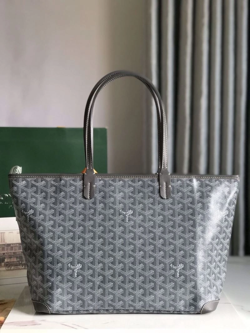 Value-priced Goyard Shopping Bags