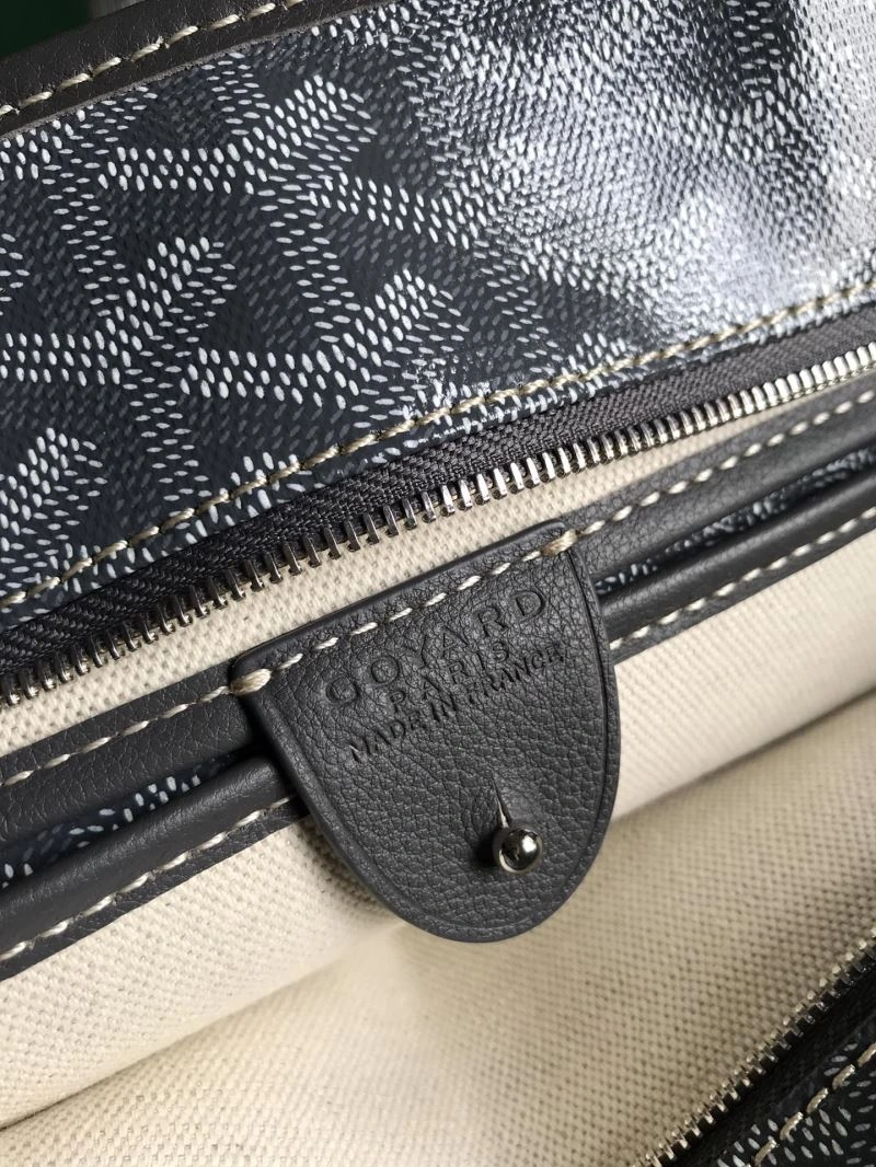 Value-priced Goyard Shopping Bags