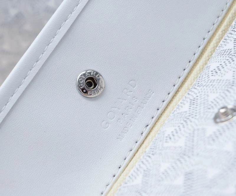 Low-cost Goyard Shopping Bags