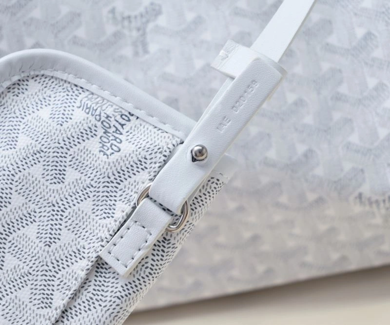 Low-cost Goyard Shopping Bags