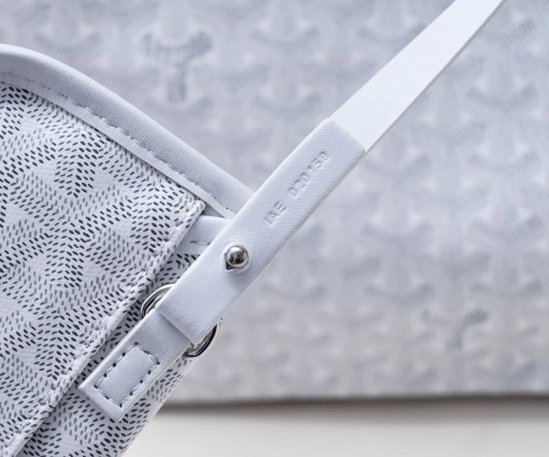 Inexpensive Goyard Shopping Bags