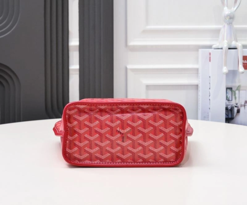 Value-priced Goyard Shopping Bags