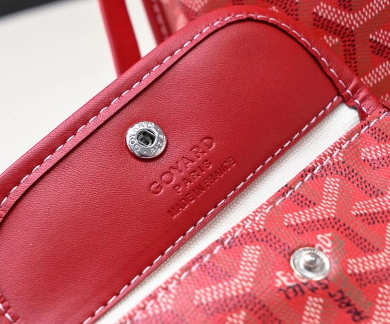 Value-priced Goyard Shopping Bags
