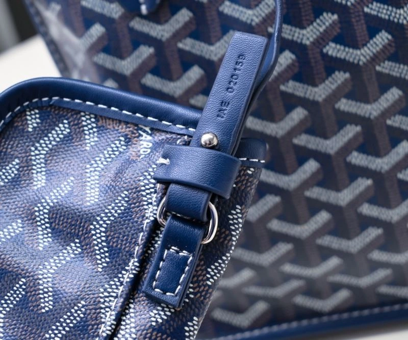 Indistinguishable Goyard Shopping Bags