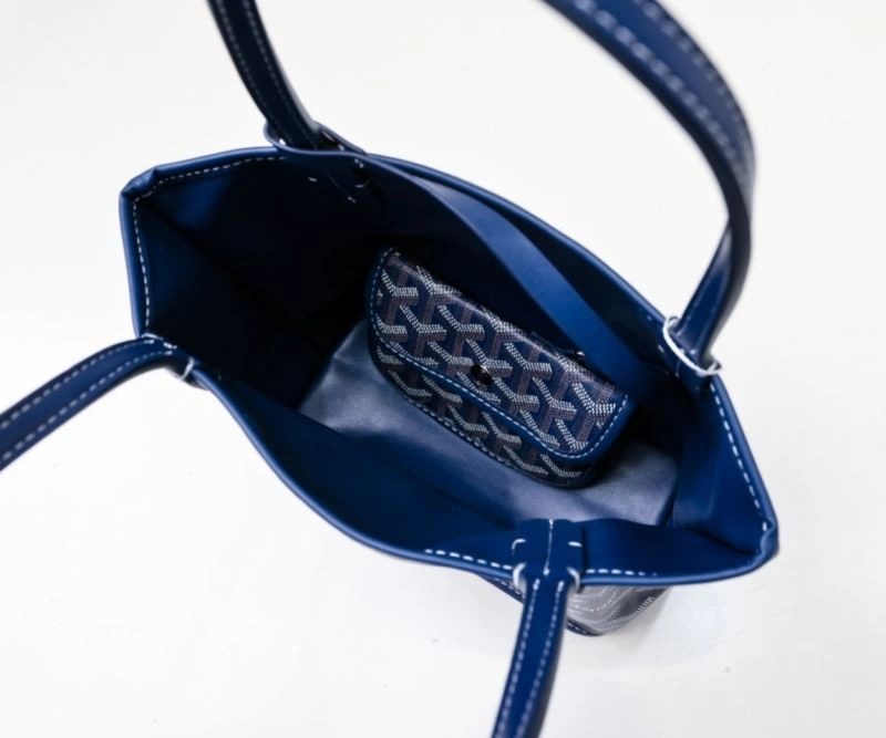 Indistinguishable Goyard Shopping Bags