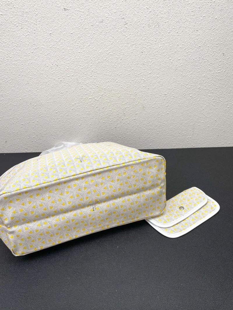 Indistinguishable Goyard Shopping Bags
