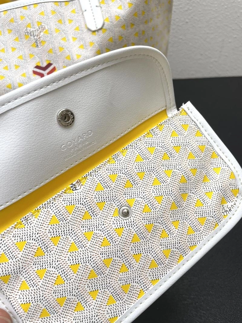 Indistinguishable Goyard Shopping Bags