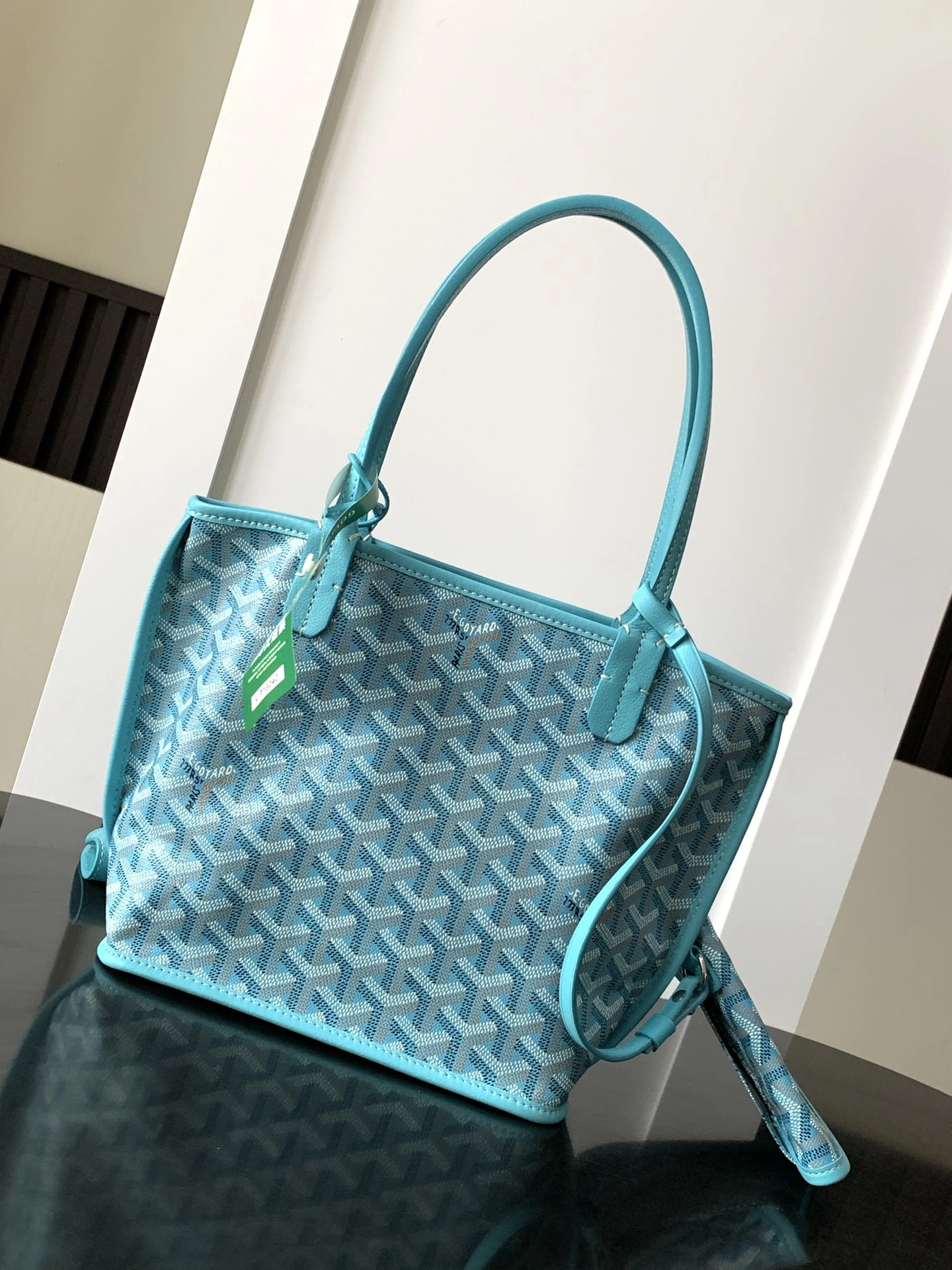 Value-priced Goyard Shopping Bags
