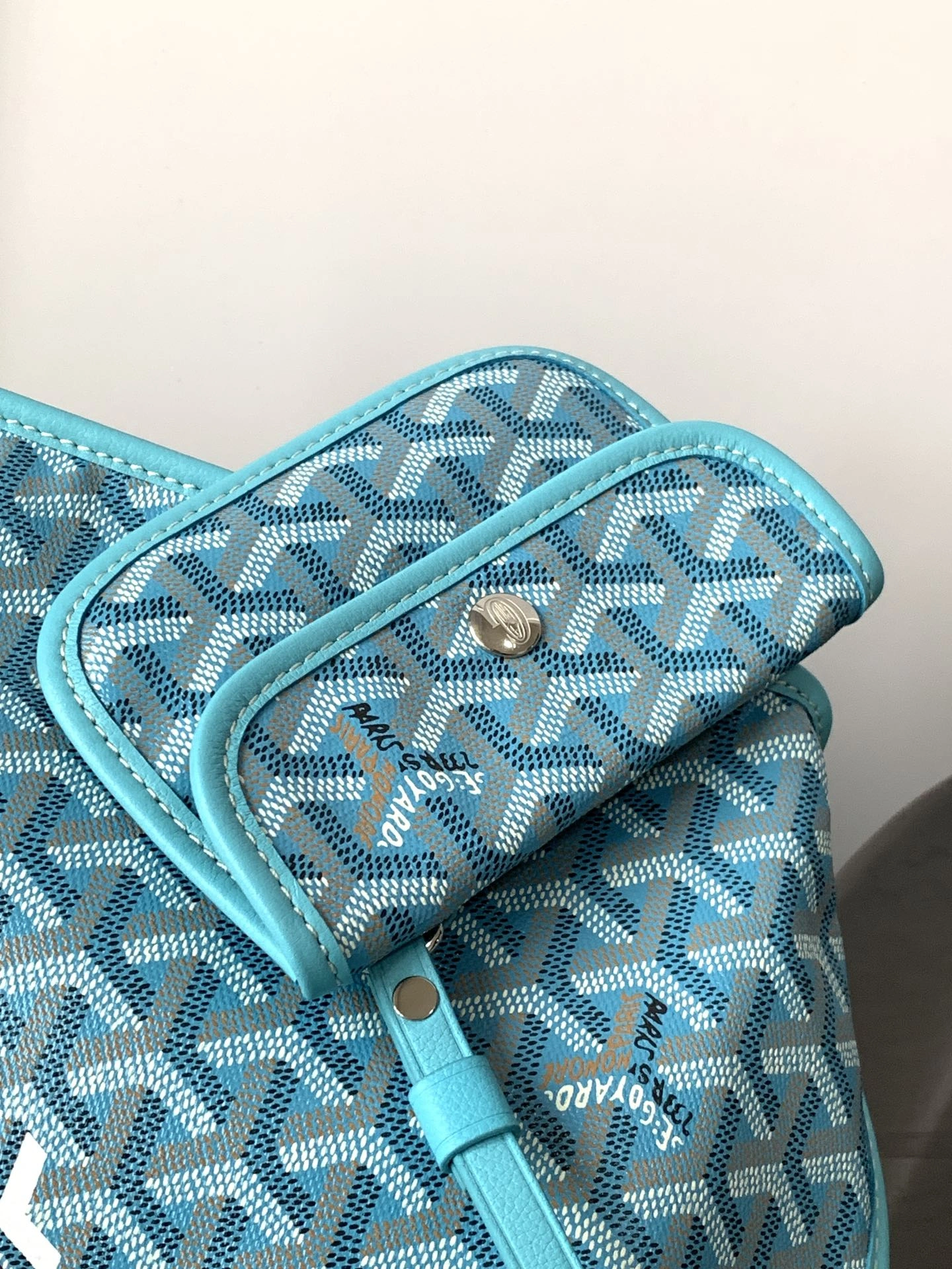 Value-priced Goyard Shopping Bags