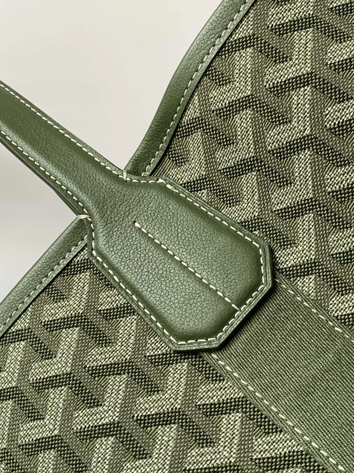 Inexpensive Goyard Shopping Bags