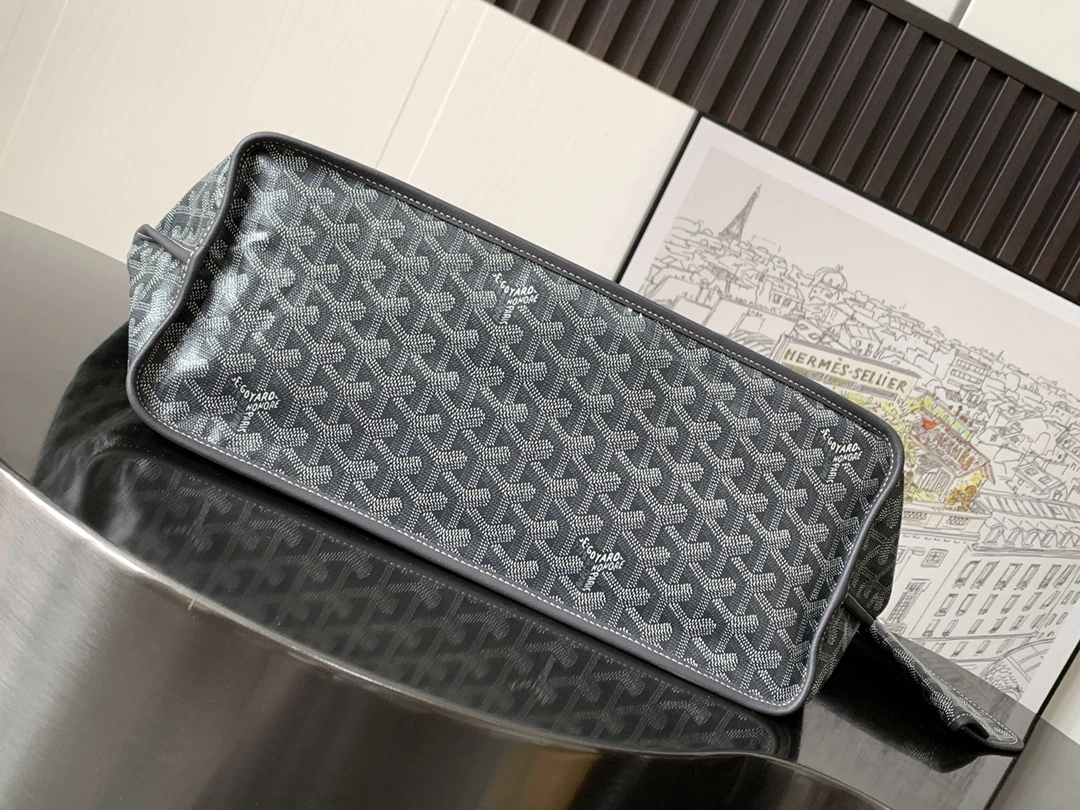 Affordable Goyard Shopping Bags