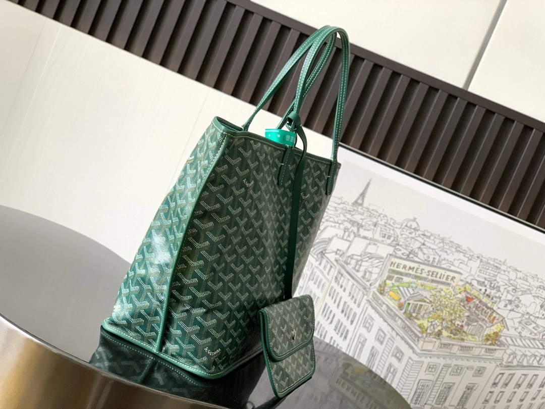 Indistinguishable Goyard Shopping Bags