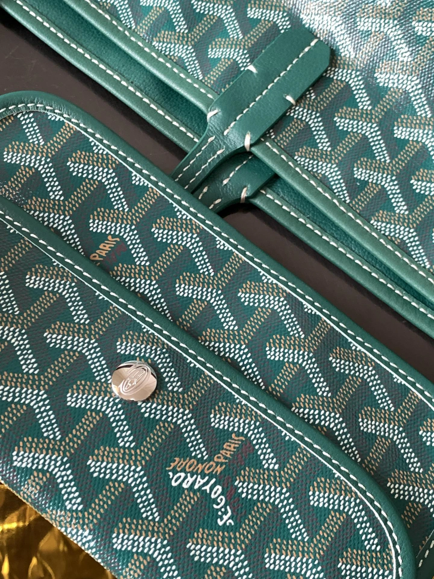 Indistinguishable Goyard Shopping Bags