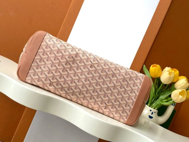 Budget-friendly Goyard Shopping Bags