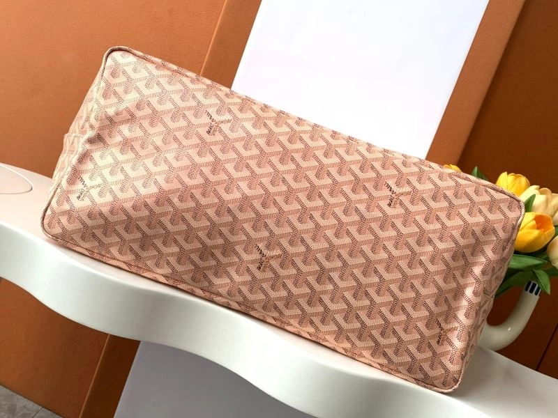Value-priced Goyard Shopping Bags