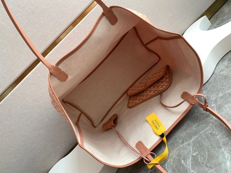 Value-priced Goyard Shopping Bags