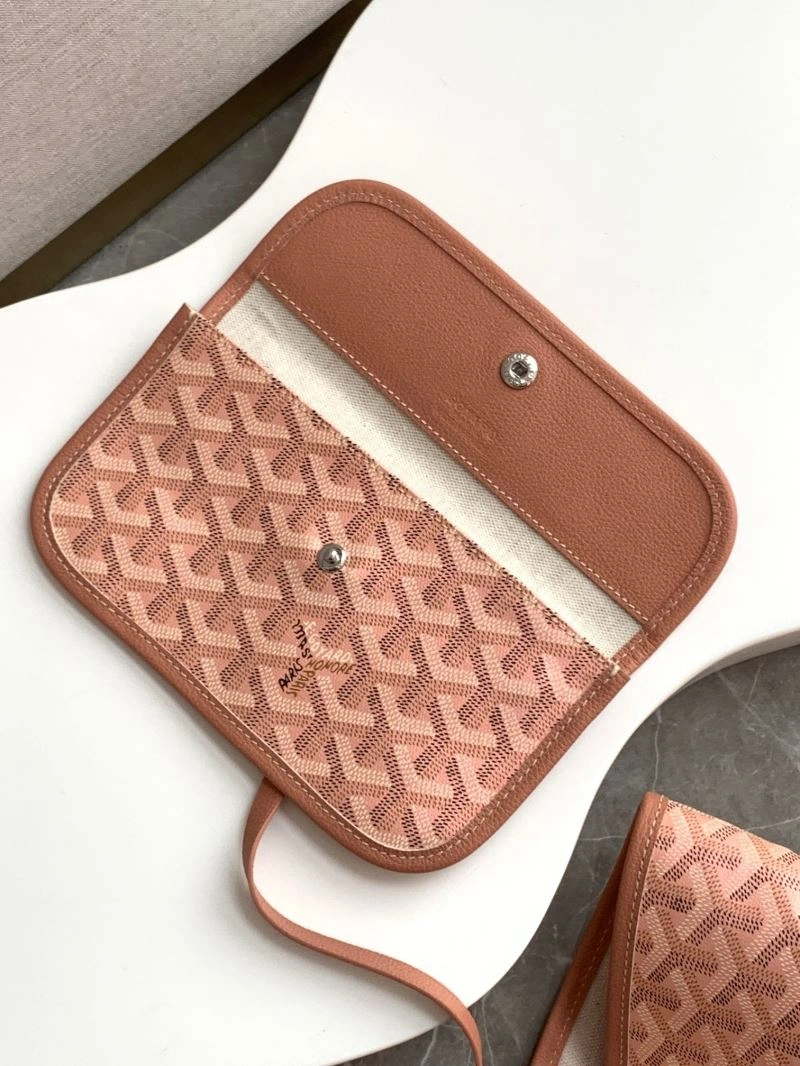 Value-priced Goyard Shopping Bags
