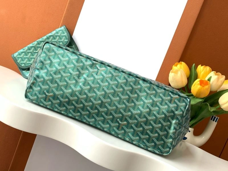 Value-priced Goyard Shopping Bags