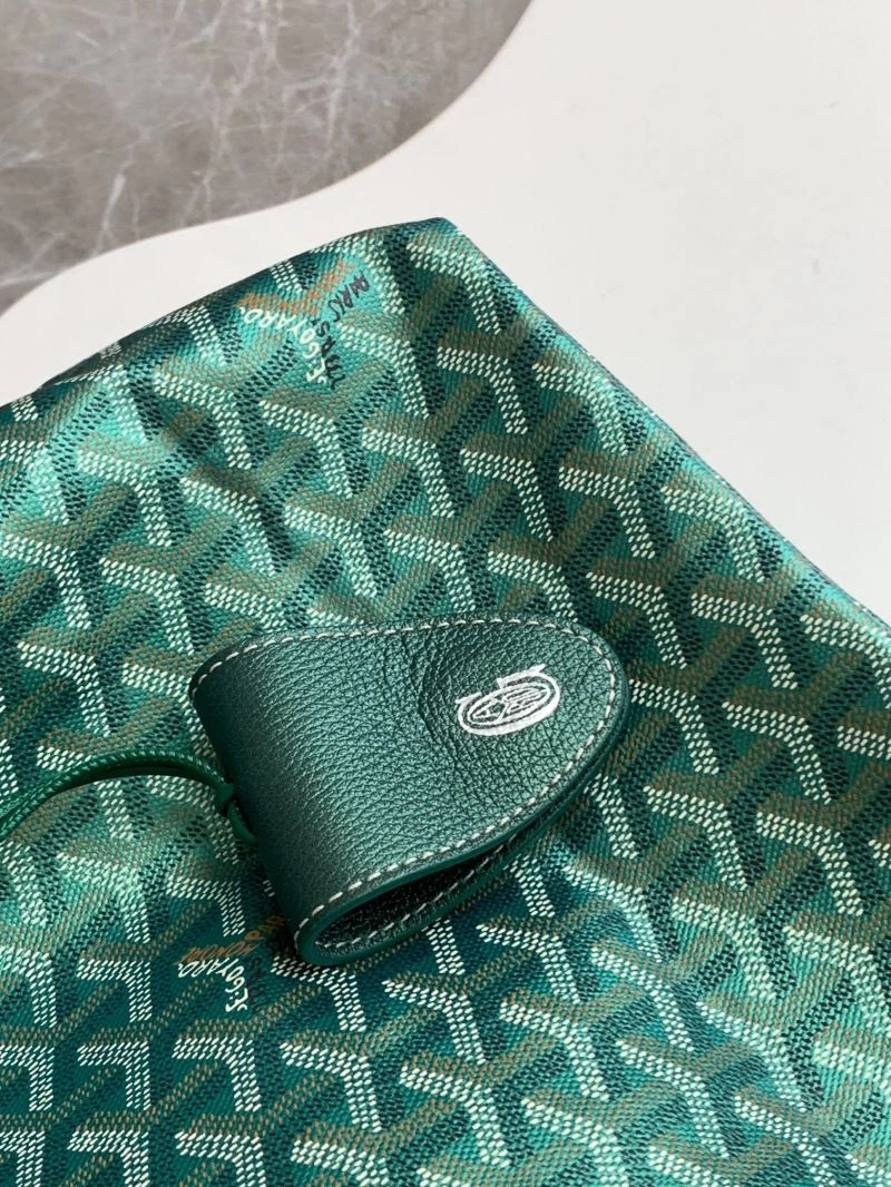Value-priced Goyard Shopping Bags