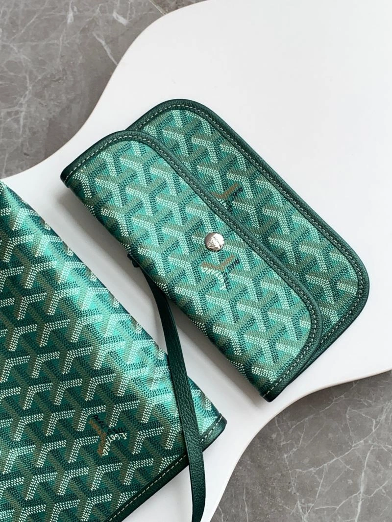 Value-priced Goyard Shopping Bags