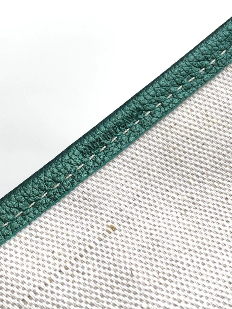 Value-priced Goyard Shopping Bags