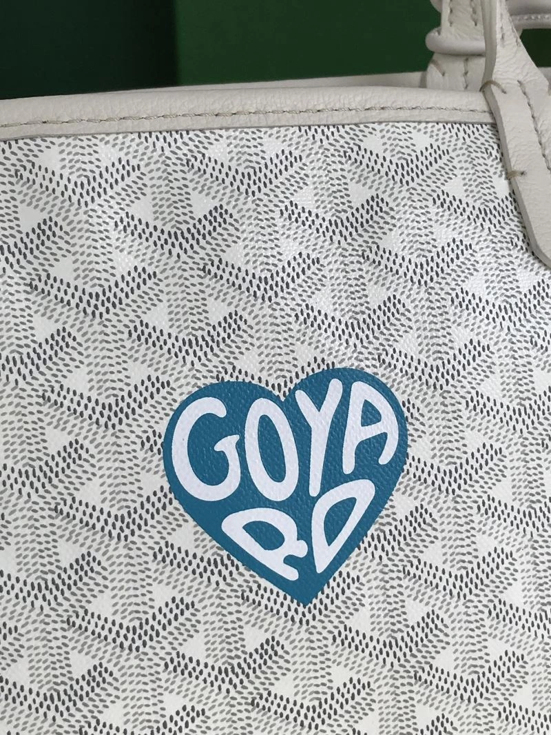 Reasonably priced Goyard Shopping Bags