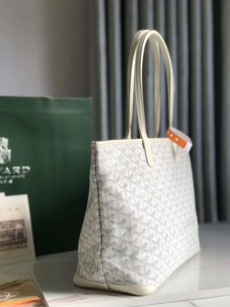 Budget-friendly Goyard Shopping Bags